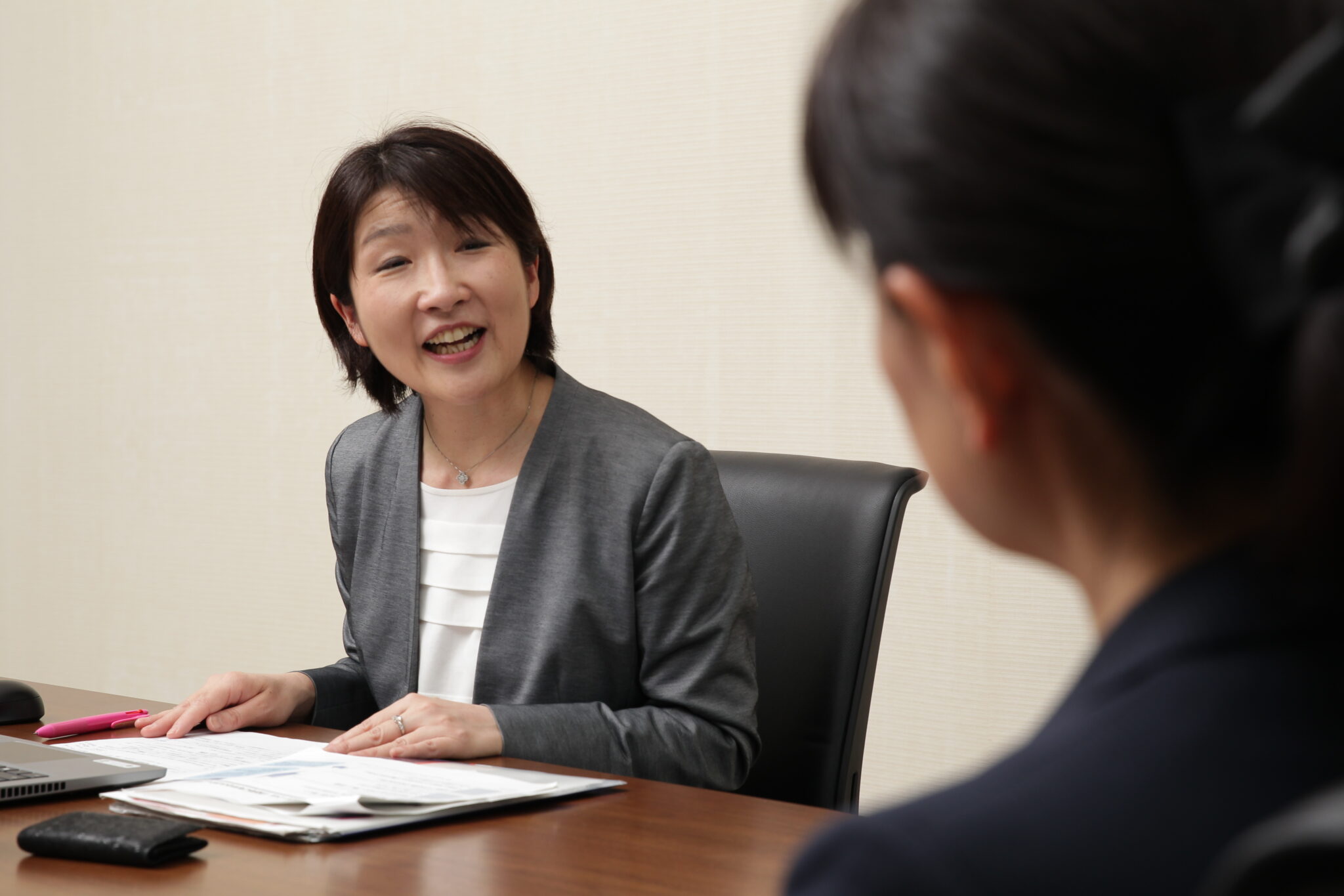 【対談コラム】第一生命保険株式会社 アセットマネジメントOne 未来をはぐくむ研究所 「警察職員向けセミナー」を通じて感じた金融経済教育の大切さ｜資産形成プラス｜第一生命【公式】